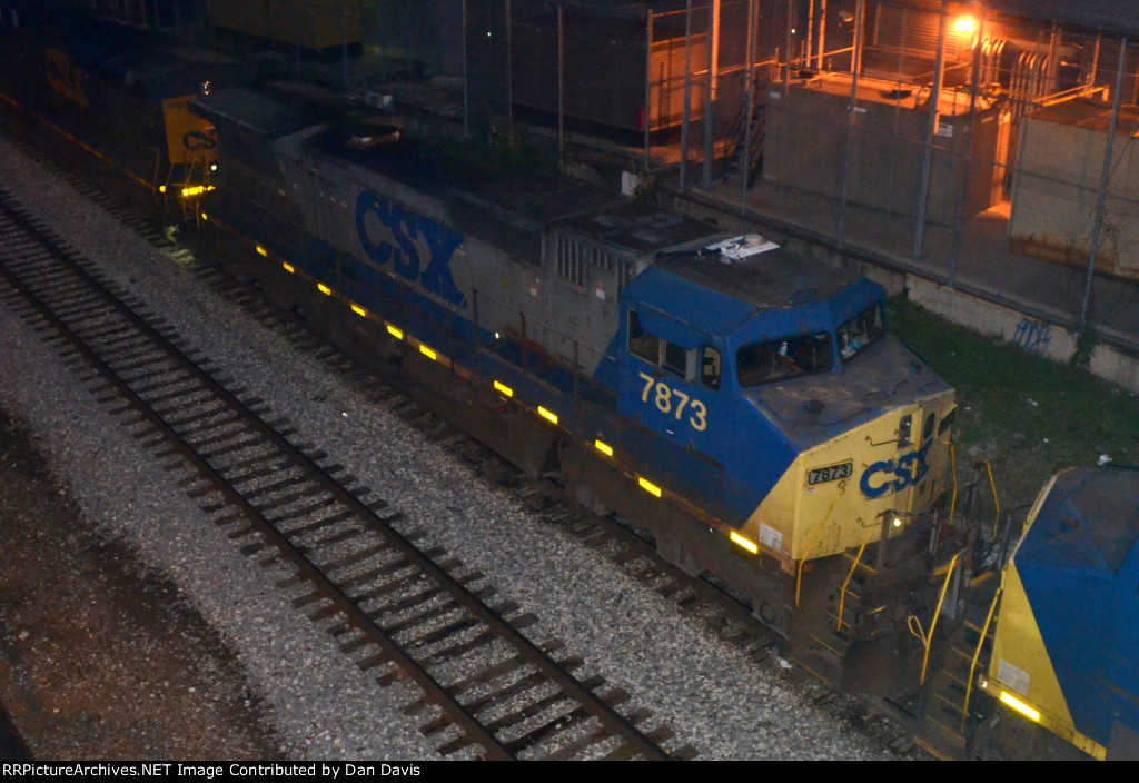 CSX C40-8W 7873 trails on R010-29